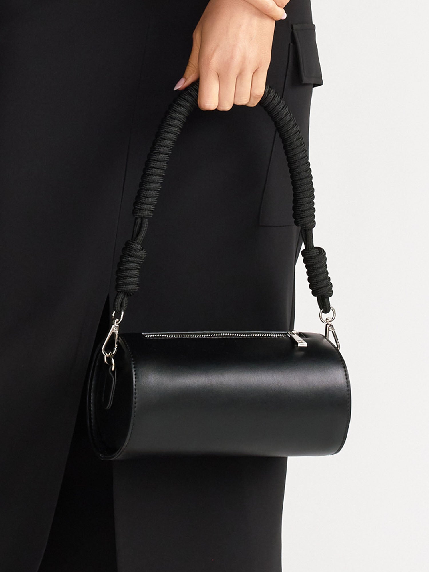 Street Level Rope Handle Barrel Bag - Brands We Love – New York & Company